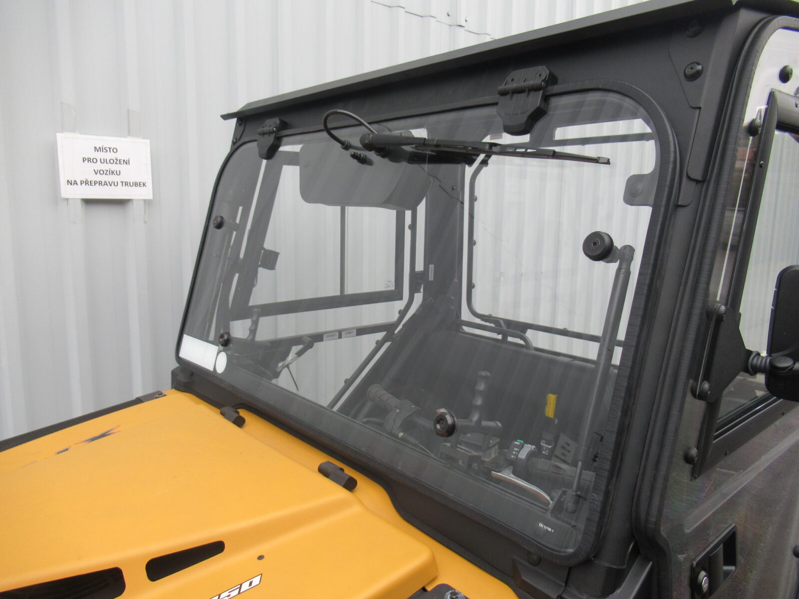 ARGO CONQUEST PRO W/HEATED WINDSHIELD | Hard Cabs